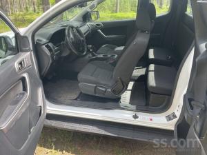 White Ford Ranger 2022 in Riga, with an engine capacity of 2.00 L and mileage of 86 thousand km for 23595 €, photo 9 on AUTOMOTO.COM.LV