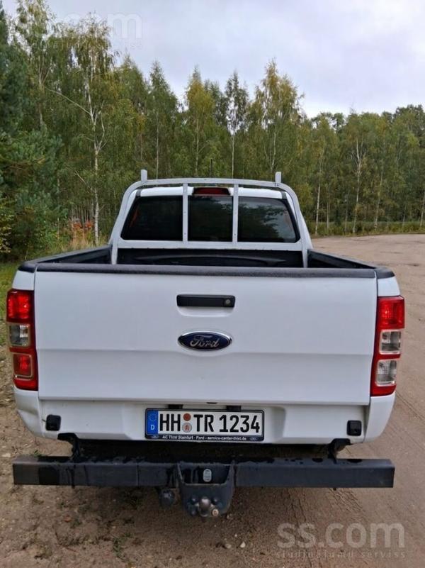 White Ford Ranger 2022 in Cesis, with an engine capacity of 2.00 L and mileage of 125 thousand km for 18500 €, photo 3 on AUTOMOTO.COM.LV