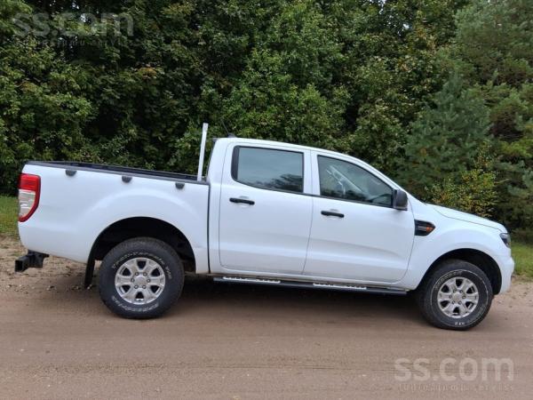 White Ford Ranger 2022 in Cesis, with an engine capacity of 2.00 L and mileage of 125 thousand km for 18500 €, photo 5 on AUTOMOTO.COM.LV