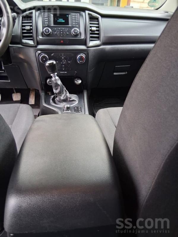 White Ford Ranger 2022 in Cesis, with an engine capacity of 2.00 L and mileage of 125 thousand km for 18500 €, photo 8 on AUTOMOTO.COM.LV