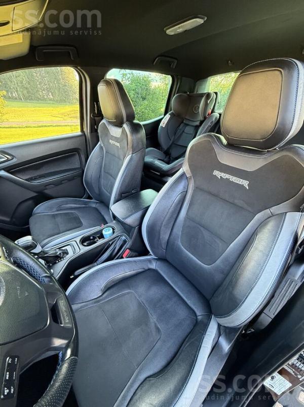 Black Ford Raptor 2022 in Cesis, with an engine capacity of 2.00 L and mileage of 103 thousand km for 36900 €, photo 5 on AUTOMOTO.COM.LV