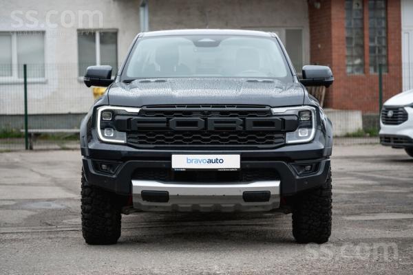 Black Ford Raptor 2023 in Riga, with an engine capacity of 3.00 L and mileage of 94 thousand km for 46990 €, photo 2 on AUTOMOTO.COM.LV