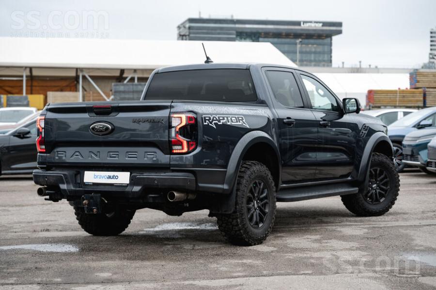 Melns Ford Raptor 2023 Rīga, ar dzinēja tilpumu 3.00 L un nobraukumu 94 tūkst. km par 46990 €, foto 8 vietnē AUTOMOTO.COM.LV