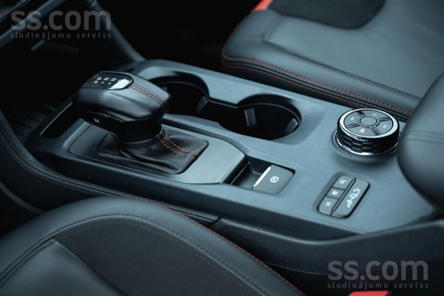 Melns Ford Raptor 2023 Rīga, ar dzinēja tilpumu 3.00 L un nobraukumu 94 tūkst. km par 46990 €, foto 12 vietnē AUTOMOTO.COM.LV