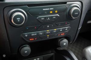 Black Ford Raptor 2019 in Kaunas, with an engine capacity of 2.00 L and mileage of 328 thousand km for 21250 €, photo 22 on AUTOMOTO.COM.LV