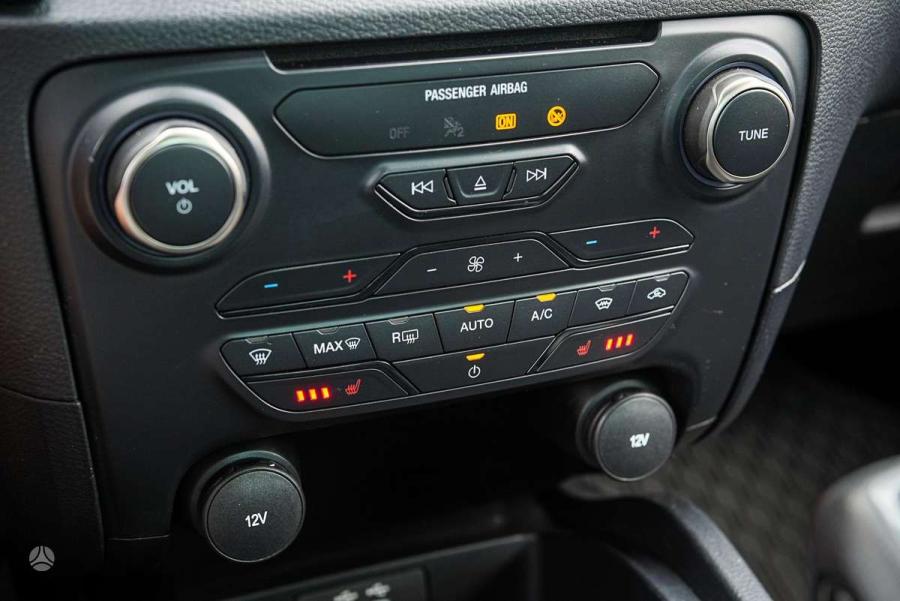 Black Ford Raptor 2019 in Kaunas, with an engine capacity of 2.00 L and mileage of 328 thousand km for 21250 €, photo 22 on AUTOMOTO.COM.LV