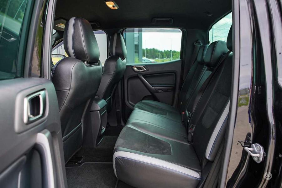 Black Ford Raptor 2019 in Kaunas, with an engine capacity of 2.00 L and mileage of 328 thousand km for 21250 €, photo 35 on AUTOMOTO.COM.LV