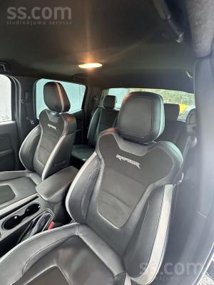 Black Ford Raptor 2021 in Cesis, with an engine capacity of 2.00 L and mileage of 247 thousand km for 25000 €, photo 4 on AUTOMOTO.COM.LV