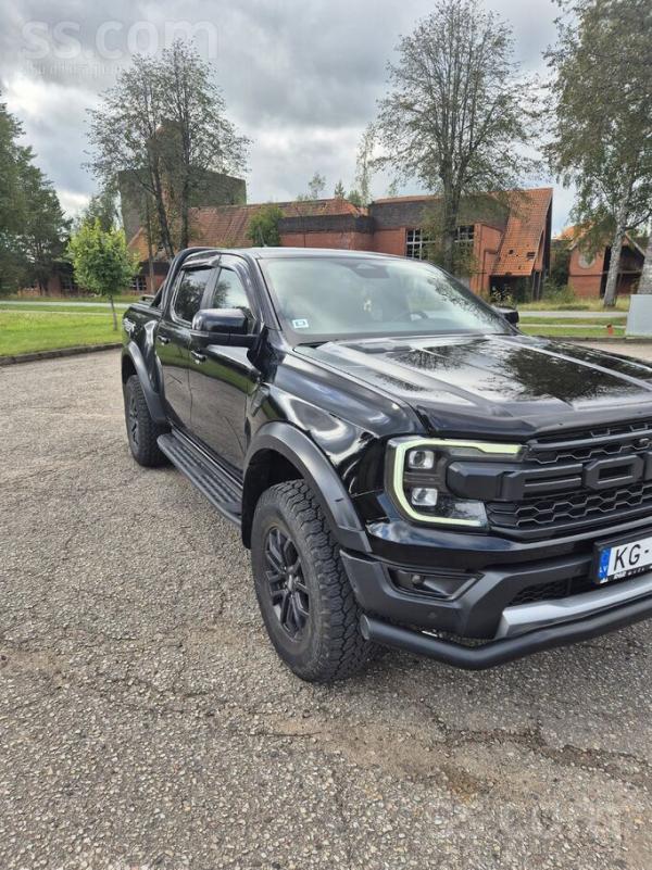 Black Ford Raptor 2023 in Cesis, with an engine capacity of 2.00 L and mileage of 142 thousand km for 44800 €, photo 6 on AUTOMOTO.COM.LV