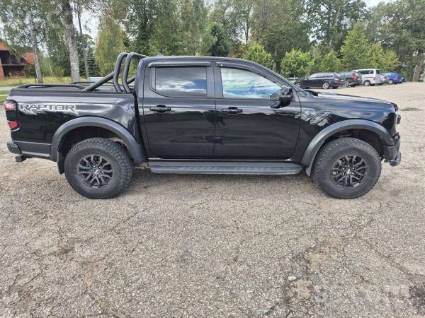 Black Ford Raptor 2023 in Cesis, with an engine capacity of 2.00 L and mileage of 142 thousand km for 44800 €, photo 7 on AUTOMOTO.COM.LV