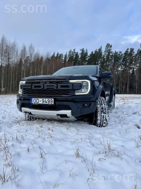 Black Ford Raptor 2023 in Cesis, with an engine capacity of 3.00 L and mileage of 122 thousand km for 48100 €, photo 1 on AUTOMOTO.COM.LV