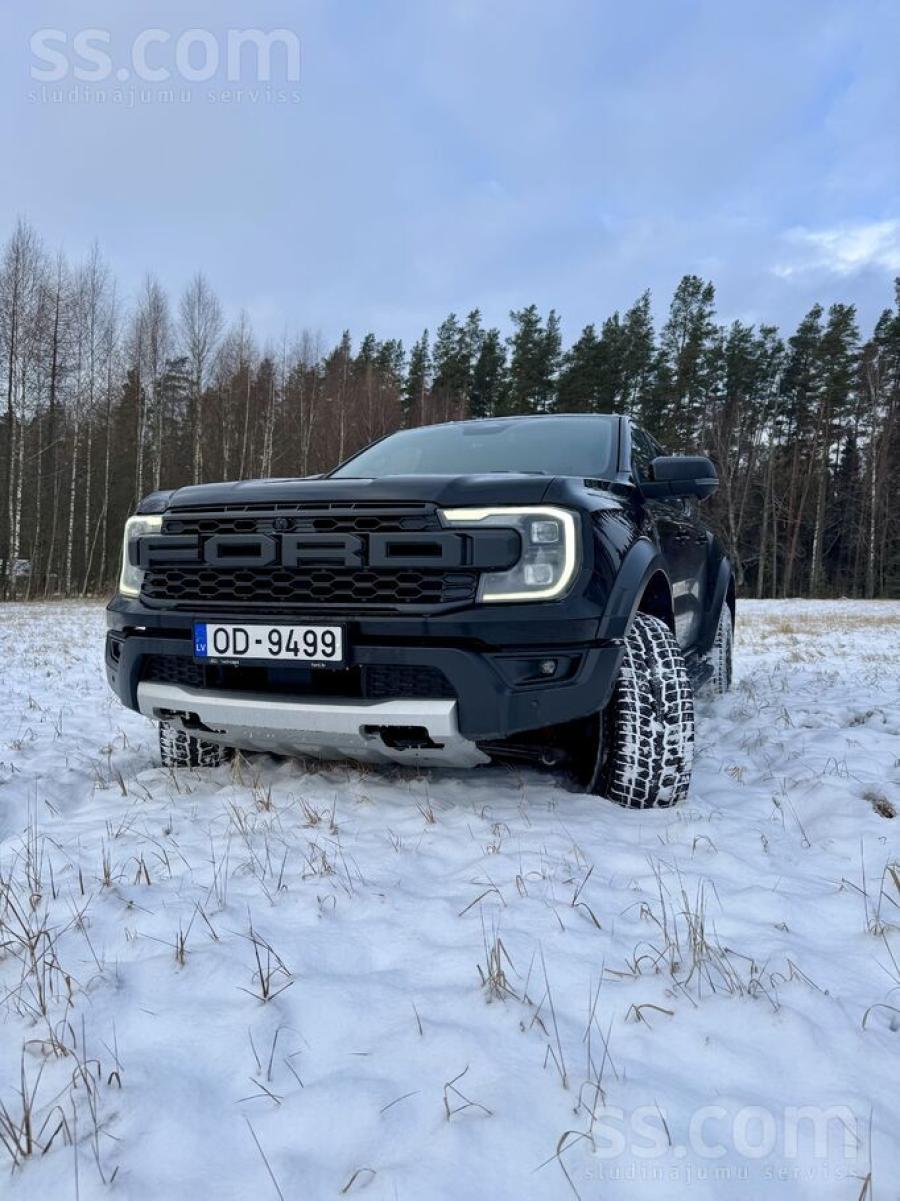 Black Ford Raptor 2023 in Cesis, with an engine capacity of 3.00 L and mileage of 122 thousand km for 48100 €, photo 1 on AUTOMOTO.COM.LV