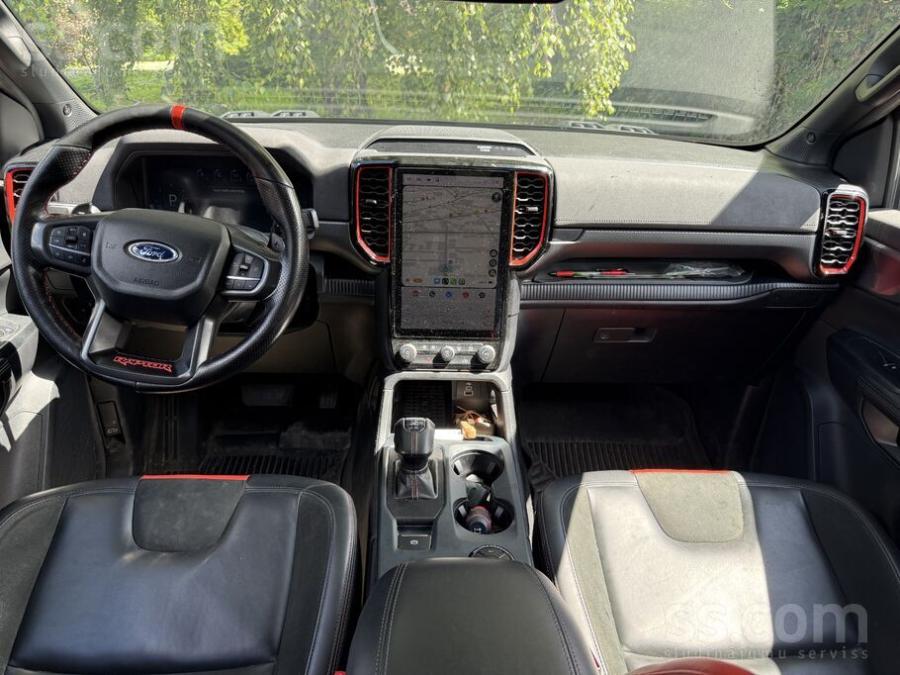 Black Ford Raptor 2023 in Riga, with an engine capacity of 2.00 L and mileage of 92 thousand km for 40000 €, photo 7 on AUTOMOTO.COM.LV
