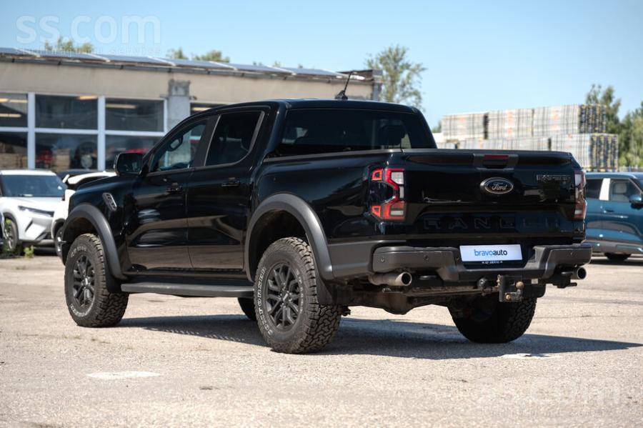 Black Ford Raptor 2023 in Riga, with an engine capacity of 3.00 L and mileage of 103 thousand km for 45990 €, photo 5 on AUTOMOTO.COM.LV