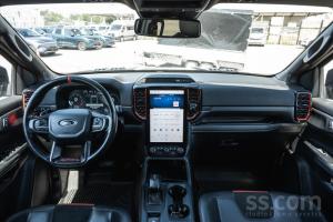 Black Ford Raptor 2023 in Riga, with an engine capacity of 3.00 L and mileage of 103 thousand km for 45990 €, photo 9 on AUTOMOTO.COM.LV