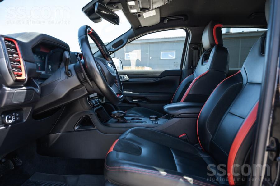 Black Ford Raptor 2023 in Riga, with an engine capacity of 3.00 L and mileage of 103 thousand km for 45990 €, photo 14 on AUTOMOTO.COM.LV