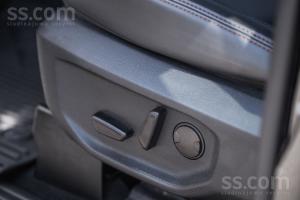 Black Ford Raptor 2023 in Riga, with an engine capacity of 3.00 L and mileage of 103 thousand km for 45990 €, photo 15 on AUTOMOTO.COM.LV
