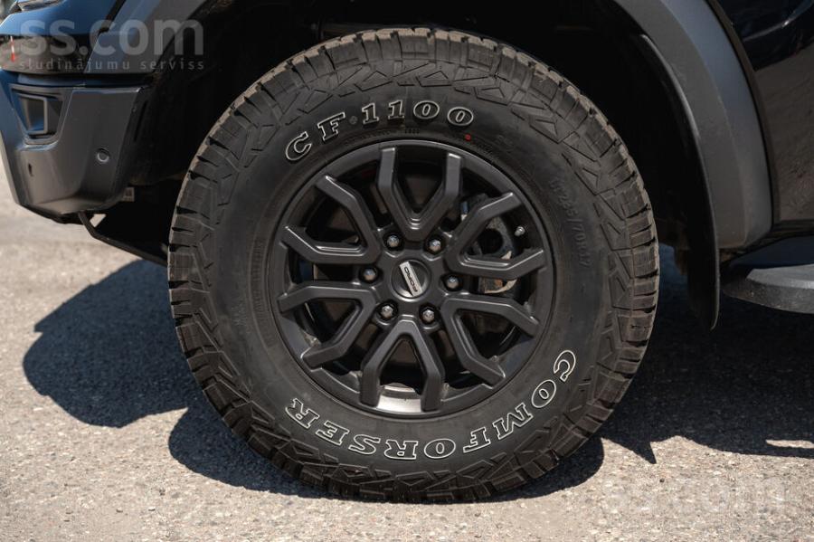 Black Ford Raptor 2023 in Riga, with an engine capacity of 3.00 L and mileage of 103 thousand km for 45990 €, photo 31 on AUTOMOTO.COM.LV