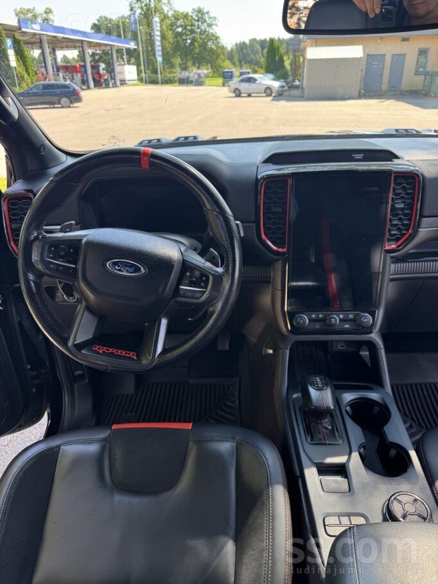 Черный Форд Раптор 2023 в Цесис, объемом двигателя 3.00 л и пробегом 129 тыс. км за 42350 €, фото 9 на AUTOMOTO.COM.LV