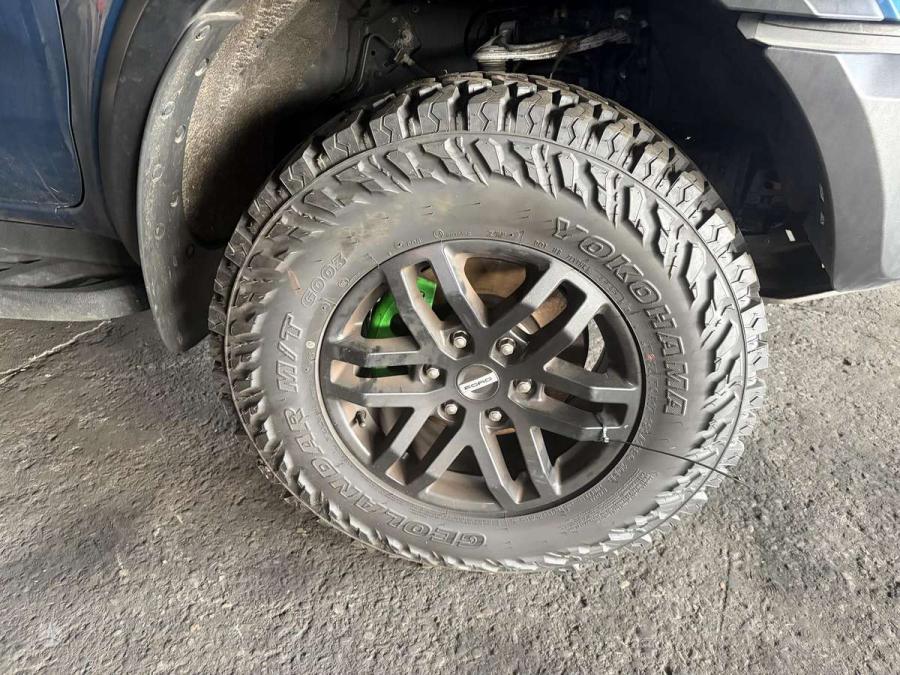 Blue Ford Raptor 2019 in Kaunas, with an engine capacity of 0.00 L and mileage of 52 thousand km for 7500 €, photo 10 on AUTOMOTO.COM.LV