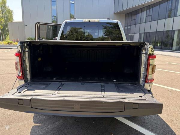 Pelēks Ford Raptor 2022 Kauņa, ar dzinēja tilpumu 3.50 L un nobraukumu 66 tūkst. km par 66666 €, foto 10 vietnē AUTOMOTO.COM.LV