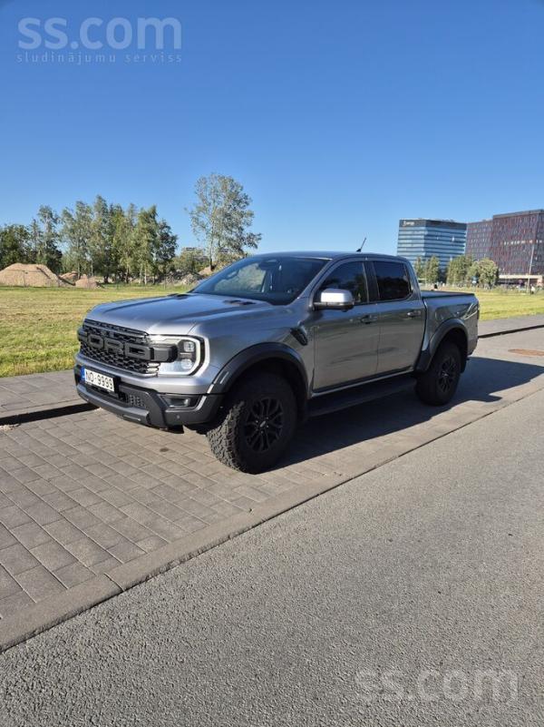 Pelēks Ford Raptor 2023 Rīga, ar dzinēja tilpumu 3.00 L un nobraukumu 76 tūkst. km par 46500 €, foto 1 vietnē AUTOMOTO.COM.LV