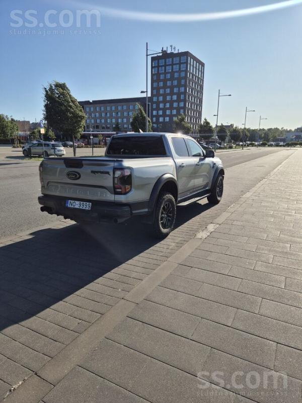 Pelēks Ford Raptor 2023 Rīga, ar dzinēja tilpumu 3.00 L un nobraukumu 76 tūkst. km par 46500 €, foto 3 vietnē AUTOMOTO.COM.LV