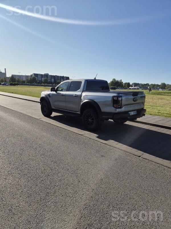 Pelēks Ford Raptor 2023 Rīga, ar dzinēja tilpumu 3.00 L un nobraukumu 76 tūkst. km par 46500 €, foto 4 vietnē AUTOMOTO.COM.LV