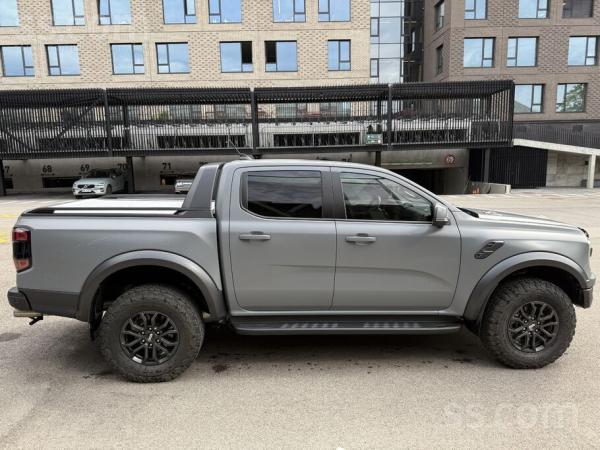 Grey Ford Raptor 2024 in Riga, with an engine capacity of 3.00 L and mileage of 22 thousand km for 56000 €, photo 9 on AUTOMOTO.COM.LV