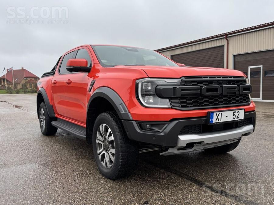 Oranžs Ford Raptor 2023 Balvi, ar dzinēja tilpumu 3.00 L un nobraukumu 156 tūkst. km par 47000 €, foto 2 vietnē AUTOMOTO.COM.LV