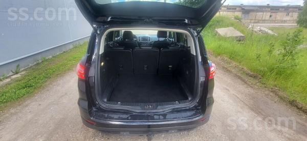 Black Ford S-Max 2017 in Tukums, with an engine capacity of 2.00 L and mileage of 262 thousand km for 6990 €, photo 6 on AUTOMOTO.COM.LV