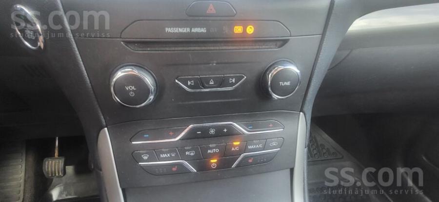 Black Ford S-Max 2017 in Tukums, with an engine capacity of 2.00 L and mileage of 262 thousand km for 6990 €, photo 15 on AUTOMOTO.COM.LV