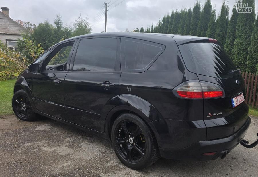 Black Ford S-Max 2009 in Birstonas, with an engine capacity of 2.20 L and mileage of 265 thousand km for 3300 €, photo 3 on AUTOMOTO.COM.LV
