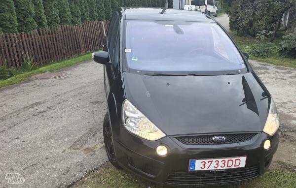 Black Ford S-Max 2009 in Birstonas, with an engine capacity of 2.20 L and mileage of 265 thousand km for 3300 €, photo 4 on AUTOMOTO.COM.LV