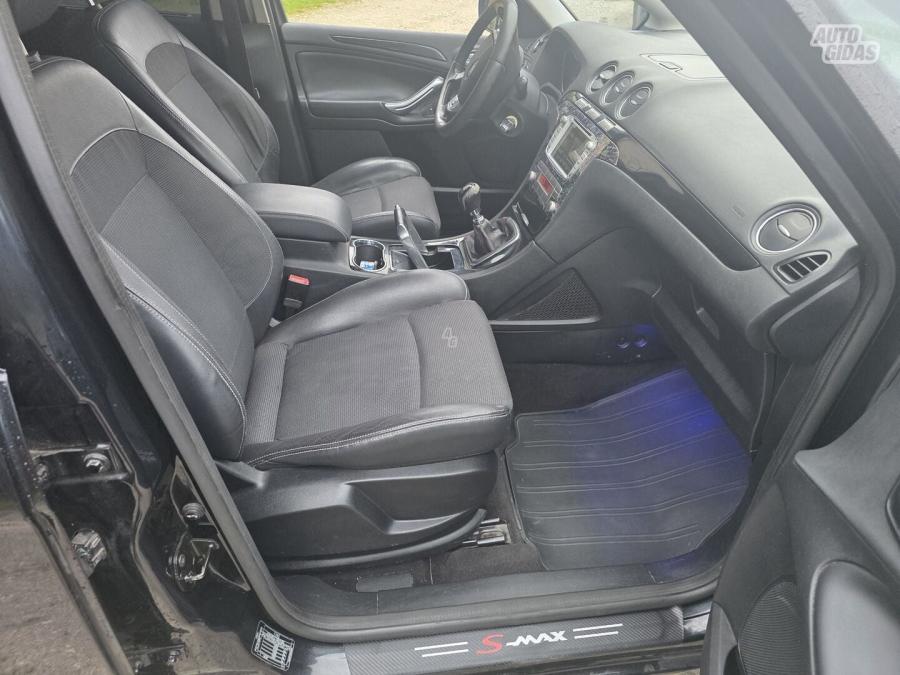 Black Ford S-Max 2009 in Birstonas, with an engine capacity of 2.20 L and mileage of 265 thousand km for 3300 €, photo 5 on AUTOMOTO.COM.LV