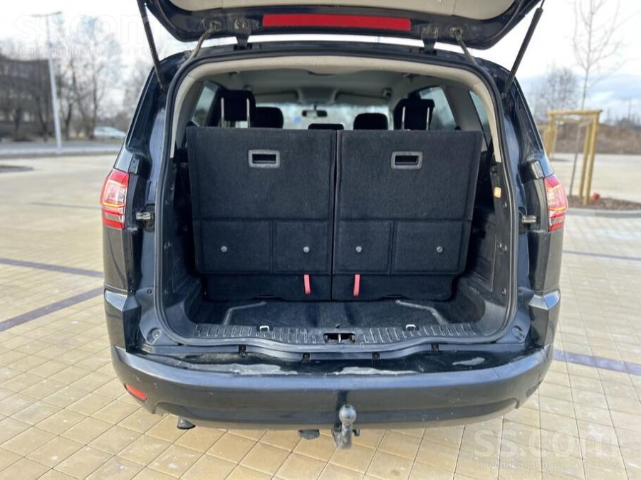 Black Ford S-Max 2010 in Riga, with an engine capacity of 2.00 L and mileage of 0 thousand km for 4000 €, photo 8 on AUTOMOTO.COM.LV