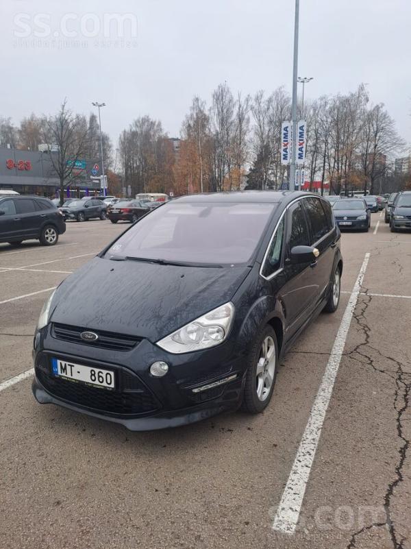 Black Ford S-Max 2011 in Riga, with an engine capacity of 2.00 L and mileage of 298 thousand km for 5950 €, photo 1 on AUTOMOTO.COM.LV