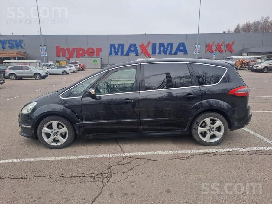 Black Ford S-Max 2011 in Riga, with an engine capacity of 2.00 L and mileage of 298 thousand km for 5950 €, photo 4 on AUTOMOTO.COM.LV