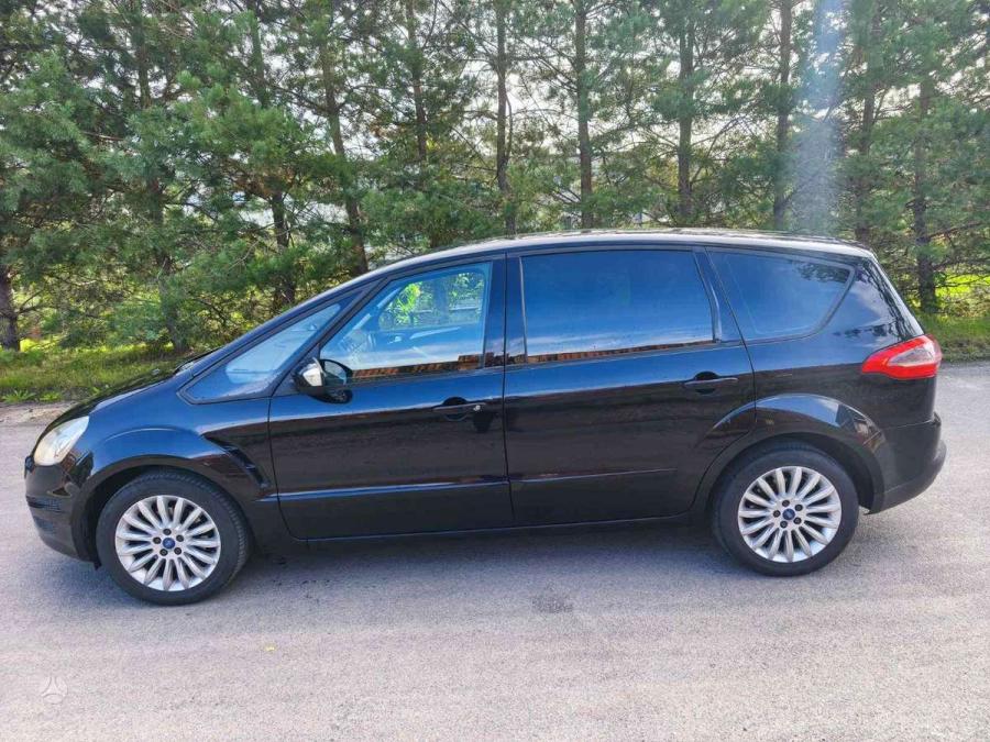 Black Ford S-Max 2011 in Taurage, with an engine capacity of 2.00 L and mileage of 213 thousand km for 3800 €, photo 8 on AUTOMOTO.COM.LV