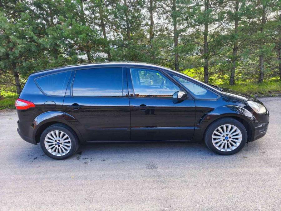 Black Ford S-Max 2011 in Taurage, with an engine capacity of 2.00 L and mileage of 213 thousand km for 3800 €, photo 9 on AUTOMOTO.COM.LV