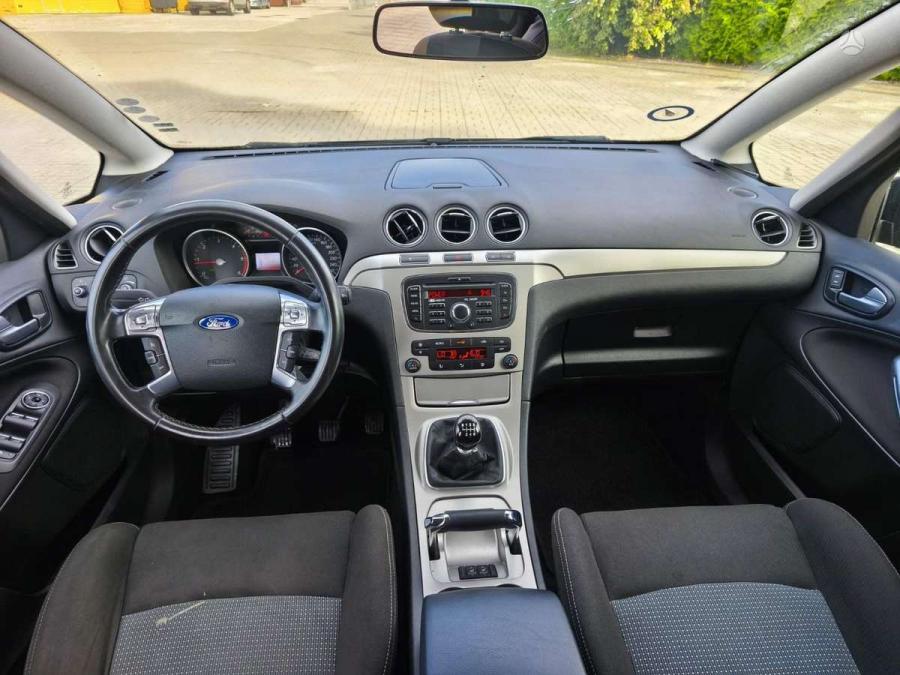 Black Ford S-Max 2011 in Taurage, with an engine capacity of 2.00 L and mileage of 213 thousand km for 3800 €, photo 14 on AUTOMOTO.COM.LV
