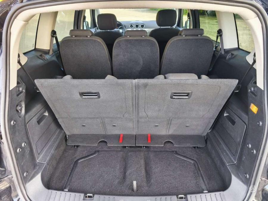 Black Ford S-Max 2011 in Taurage, with an engine capacity of 2.00 L and mileage of 213 thousand km for 3800 €, photo 16 on AUTOMOTO.COM.LV