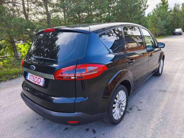 Black Ford S-Max 2011 in Taurage, with an engine capacity of 2.00 L and mileage of 213 thousand km for 3800 €, photo 5 on AUTOMOTO.COM.LV