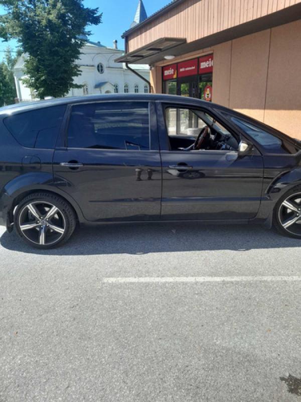 Melns Ford S-Max 2007 Mustvē, ar dzinēja tilpumu 2.00 L un nobraukumu 258 tūkst. km par 3500 €, foto 2 vietnē AUTOMOTO.COM.LV