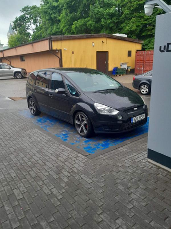 Melns Ford S-Max 2007 Mustvē, ar dzinēja tilpumu 2.00 L un nobraukumu 258 tūkst. km par 3500 €, foto 3 vietnē AUTOMOTO.COM.LV