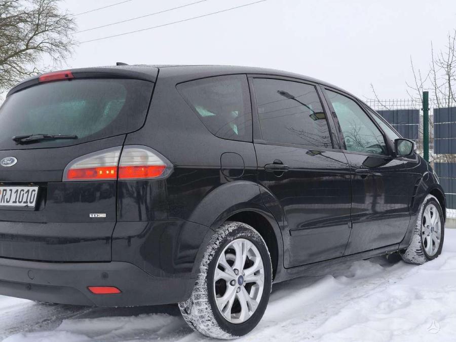 Melns Ford S-Max 2006 Vilkaviškis, ar dzinēja tilpumu 2.00 L un nobraukumu 206 tūkst. km par 3200 €, foto 6 vietnē AUTOMOTO.COM.LV