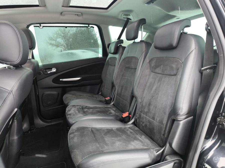 Melns Ford S-Max 2006 Vilkaviškis, ar dzinēja tilpumu 2.00 L un nobraukumu 206 tūkst. km par 3200 €, foto 10 vietnē AUTOMOTO.COM.LV