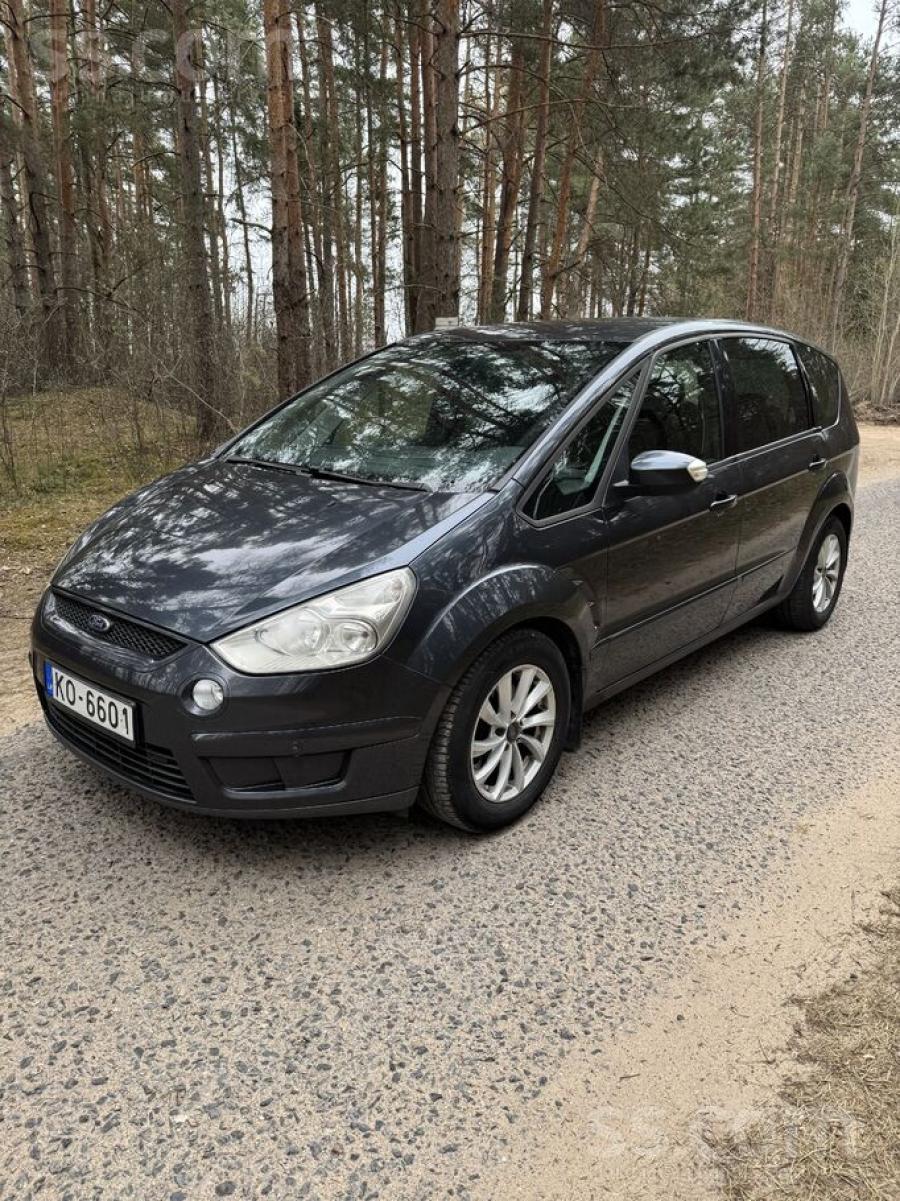Black Ford S-Max 2006 in Riga, with an engine capacity of 1.80 L and mileage of 289 thousand km for 1750 €, photo 1 on AUTOMOTO.COM.LV