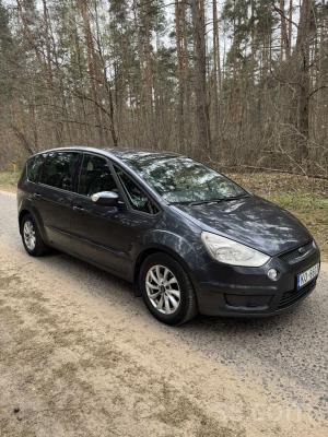 Black Ford S-Max 2006 in Riga, with an engine capacity of 1.80 L and mileage of 289 thousand km for 1750 €, photo 3 on AUTOMOTO.COM.LV