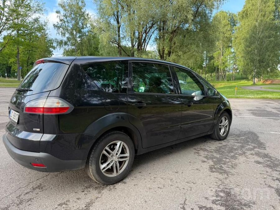 Melns Ford S-Max 2006 Rīga, ar dzinēja tilpumu 2.00 L un nobraukumu 331 tūkst. km par 2550 €, foto 7 vietnē AUTOMOTO.COM.LV